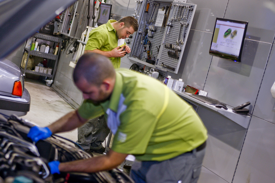 Mensaelect acerca a talleres y seguros - Autopos