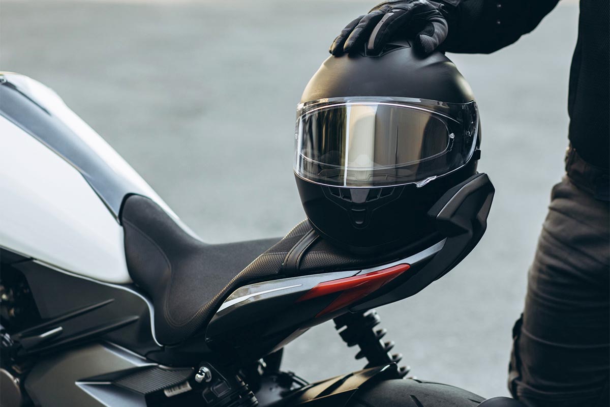 Las 7 mejores marcas de cascos de moto - Autopos